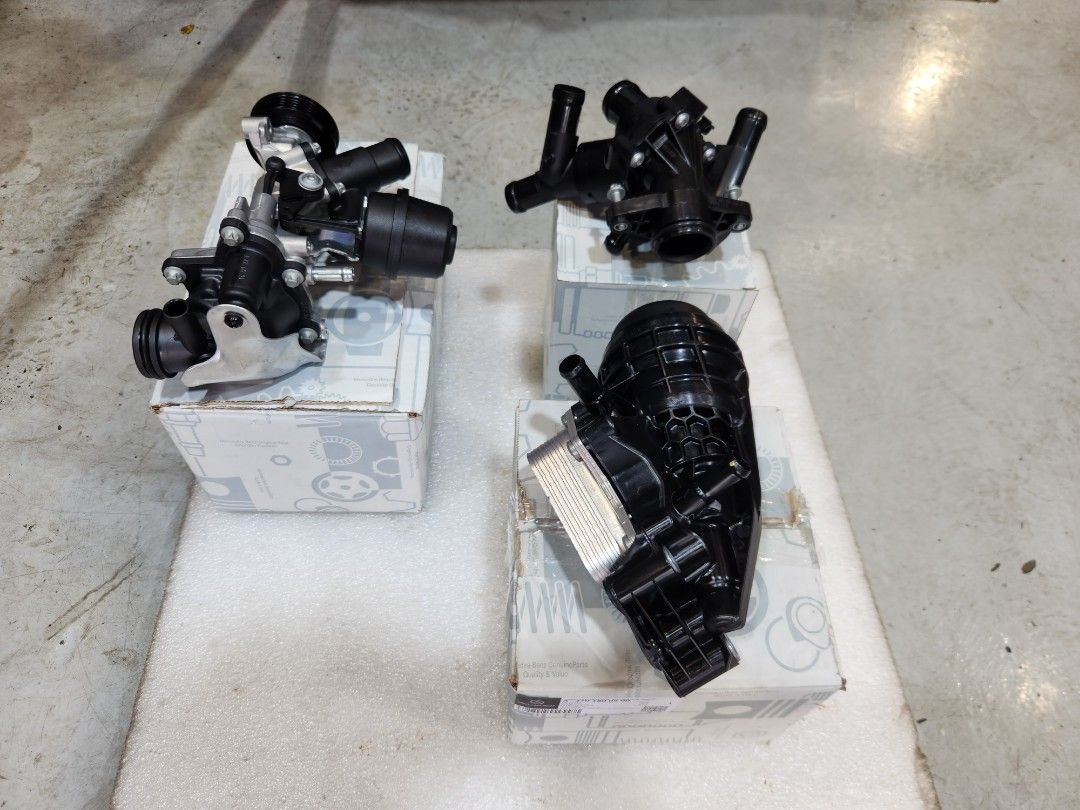 Mercedes-Benz W117 CLA180 Change Original Thermostat, Water Pump, Oil ...