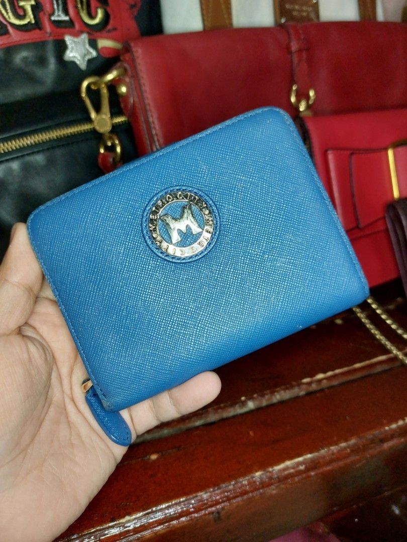 Metro city bifold wallet, Women's Fashion, Bags & Wallets, Wallets ...