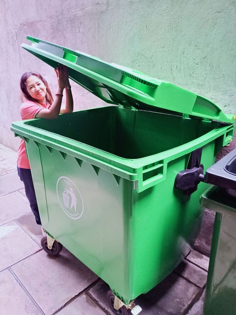 MOBILE TRASH BIN, Furniture & Home Living, Cleaning & Homecare Supplies ...