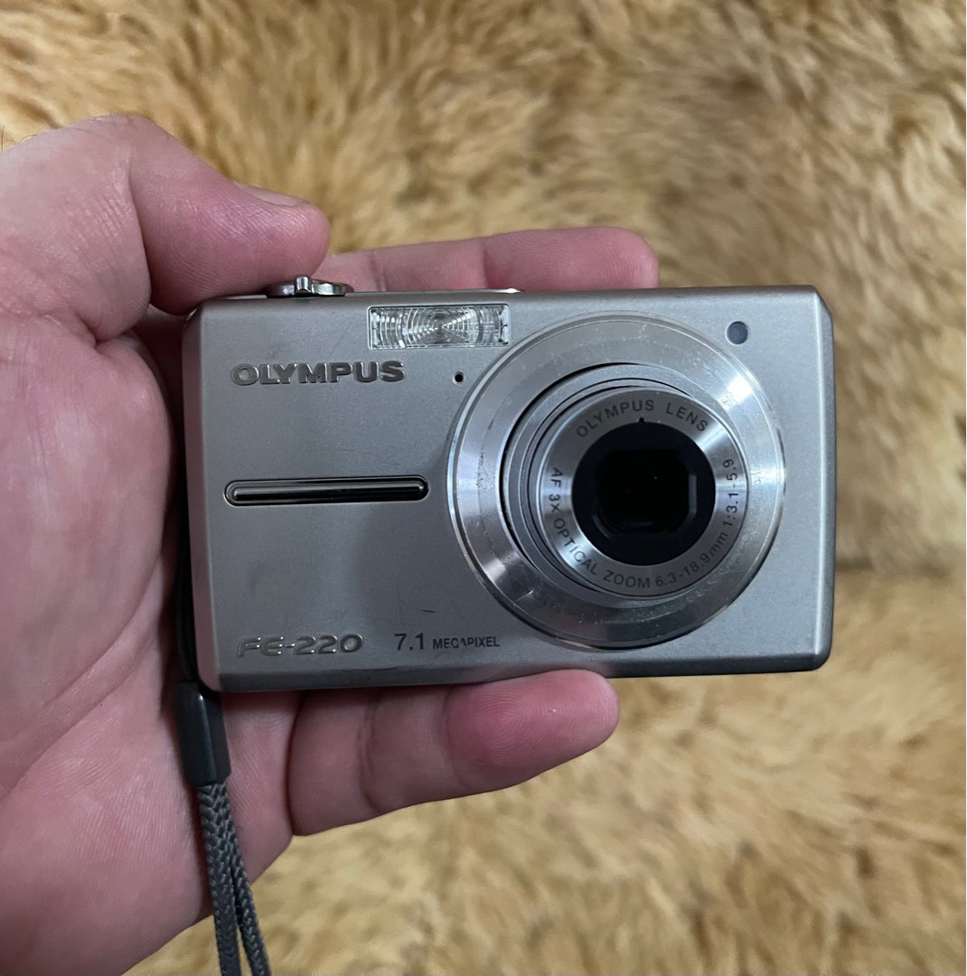 Olympus FE-220 Digital Camera, Photography, Cameras on Carousell
