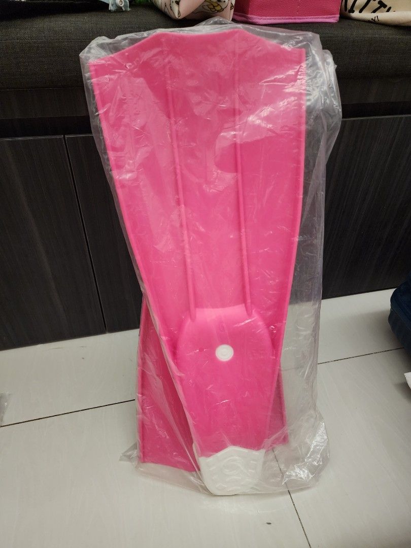 Pink snorkel dive fins, Sports Equipment, Sports & Games, Water Sports ...