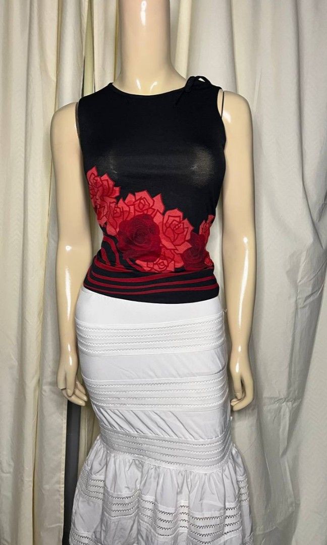 Red rose top, Women's Fashion, Tops, Sleeveless on Carousell