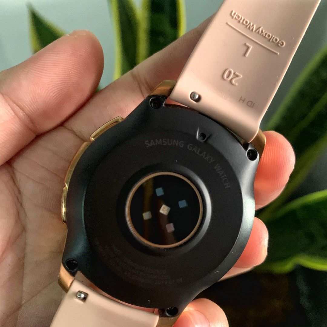 Samsung Galaxy Watch (Rose Gold) 42mm, Mobile Phones & Gadgets ...