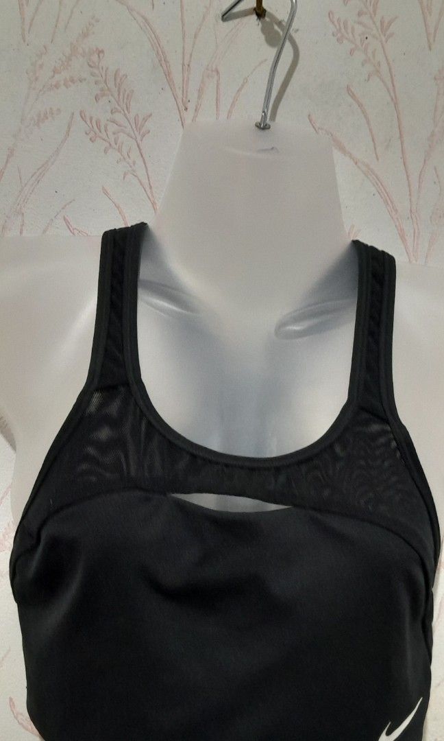 Sexy Nike Dri Fit Medium Women S Fashion Activewear On Carousell