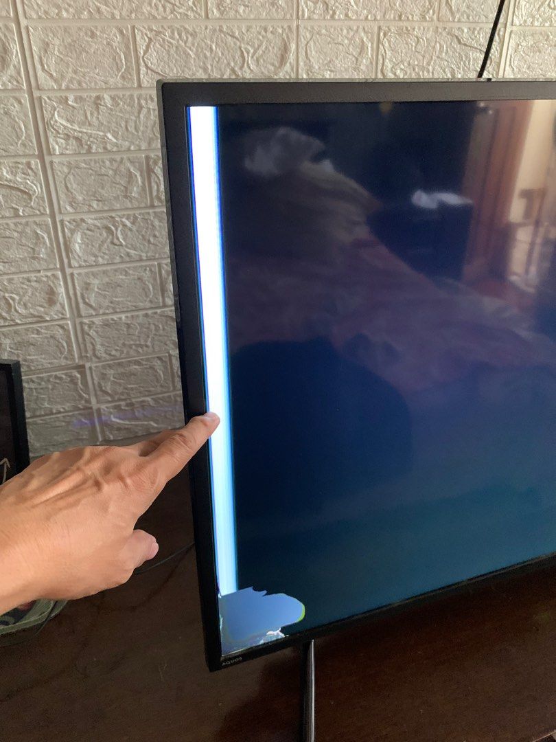 Sharp Aquos 42" LED TV with Remote & Stand 220volts with Screen Damage ...