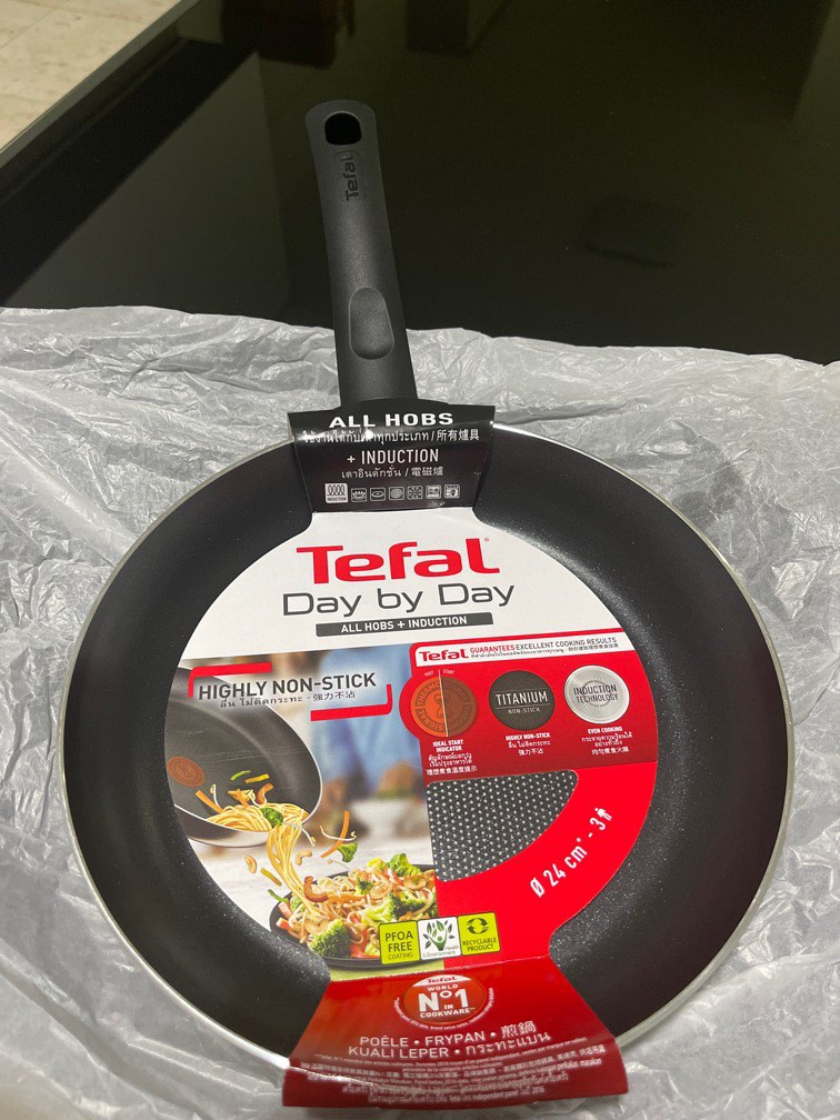 Tefal Dat by Day 24cm frying pan, Furniture & Home Living, Kitchenware ...