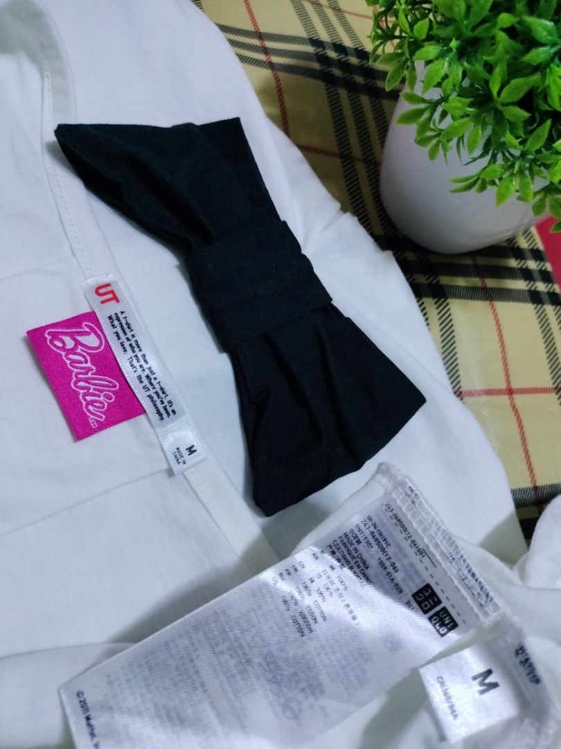 Uniqlo UT Barbie Style Icons Ribbon White Top, Women's Fashion, Tops ...