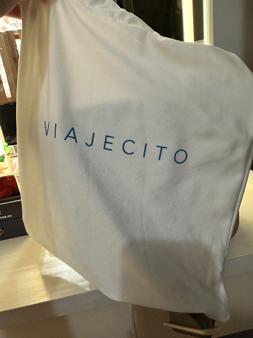 Viajecito XL, Women's Fashion, Bags & Wallets, Cross-body Bags on Carousell