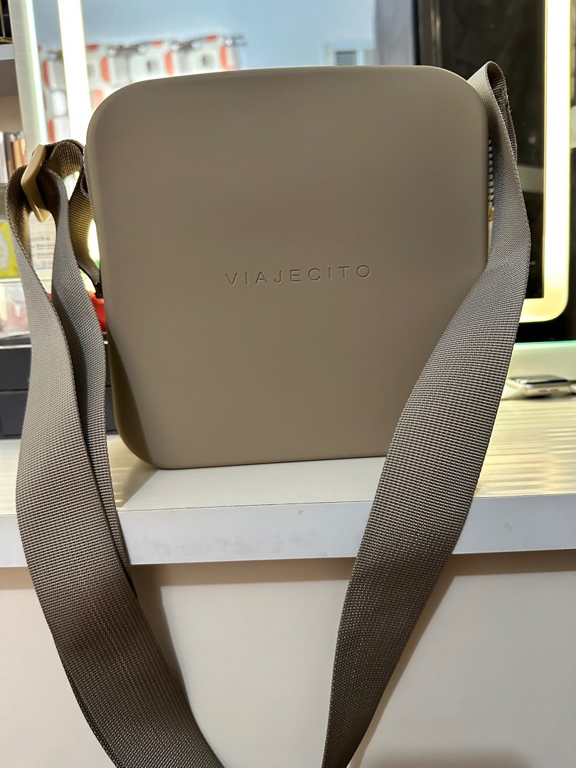 Viajecito XL, Women's Fashion, Bags & Wallets, Cross-body Bags on Carousell