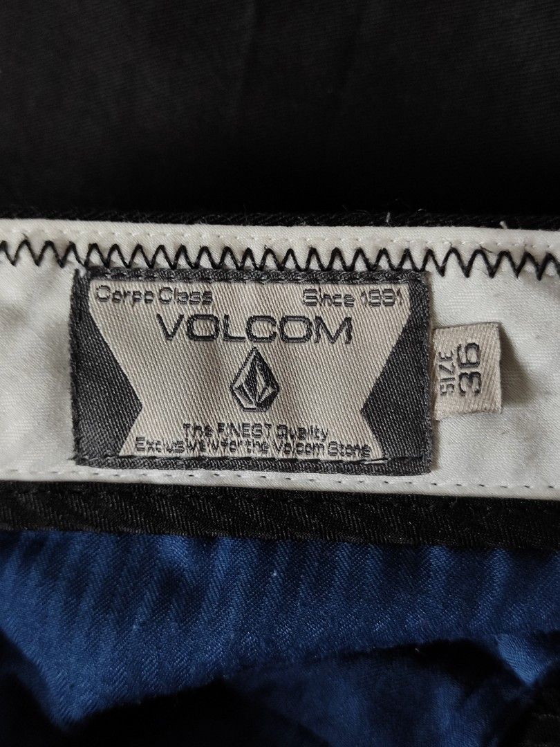 Volcom Corpo Class, Men's Fashion, Bottoms, Shorts on Carousell