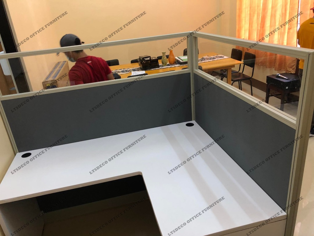 WORKSTATION PARTION CUSTOMIZE OFFICE FURNITURE, Furniture & Home Living ...