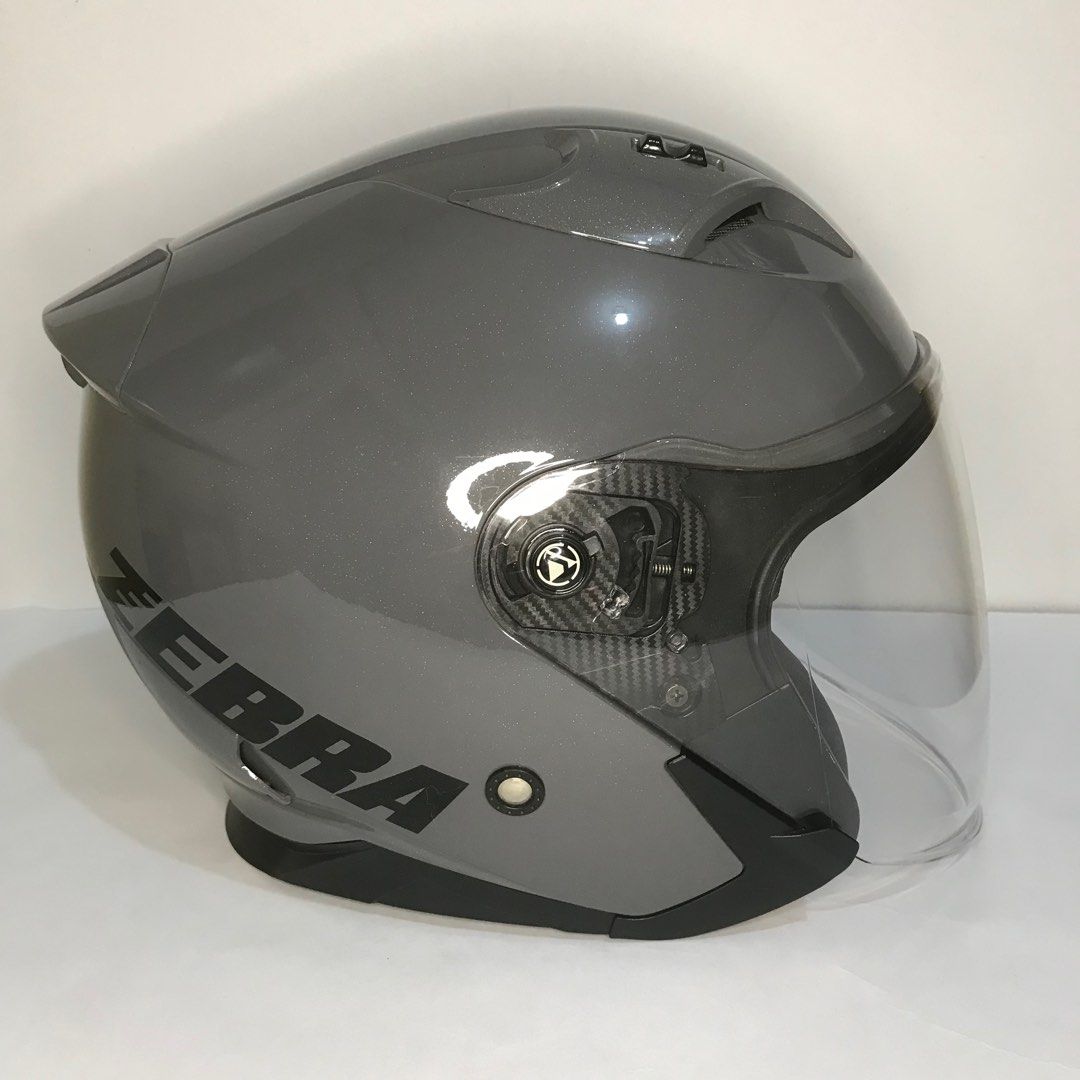 Zebra Heat Matte Grey Helmet (XL), Motorbikes, Motorbike Parts ...