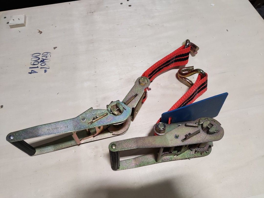 35mm 3T Ratchet / Cargo lashing belt with J hook, Furniture & Home ...