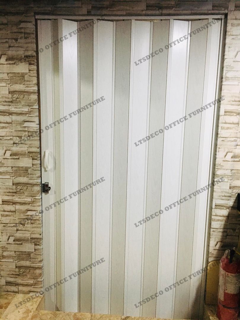 ACCORDION OFFICE PARTITION, Furniture & Home Living, Office Furniture & Fixtures on Carousell