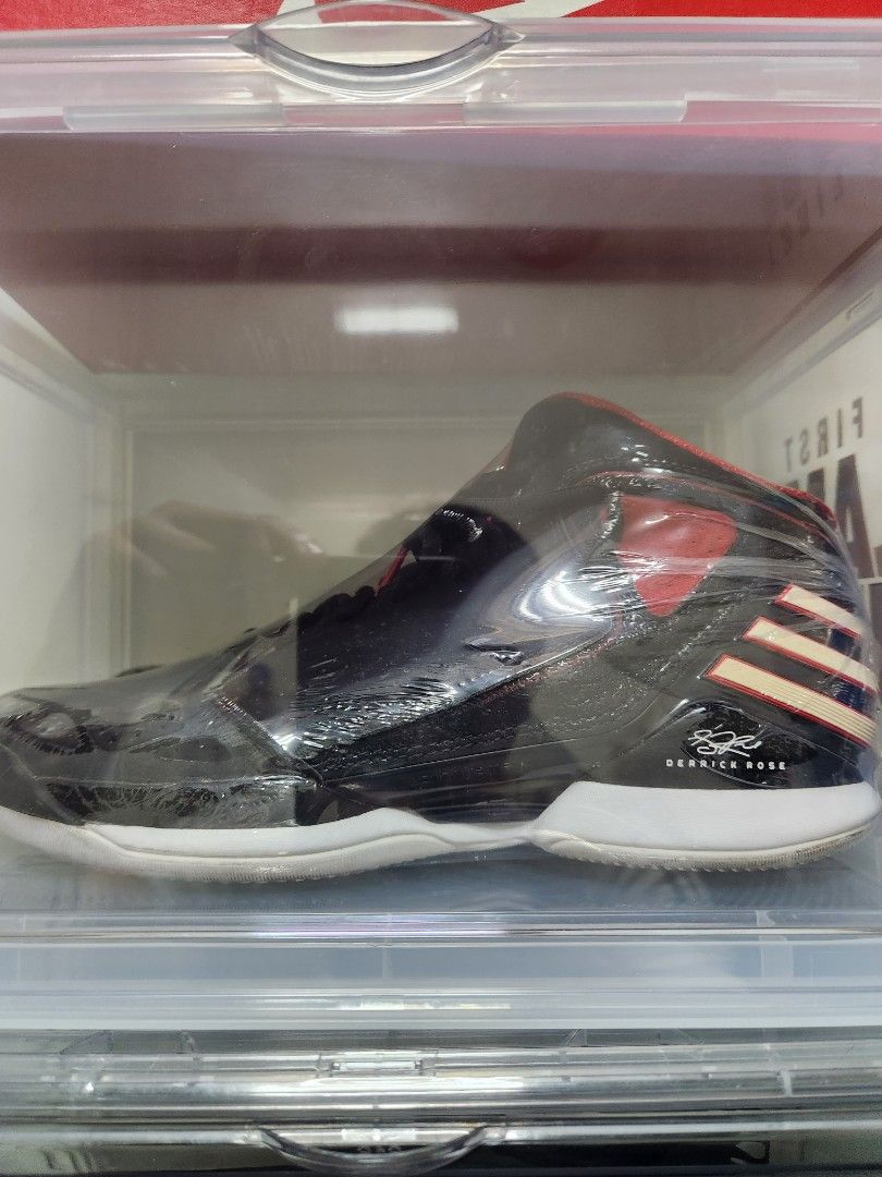 Adidas Rose2.5 初代配色 us9, 他的時尚, 鞋類, 運動鞋、球鞋在旋轉拍賣