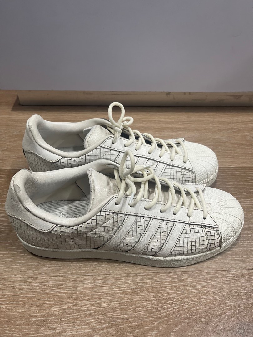 Adidas superstar 100% original, Fesyen Pria, Sepatu , Sneakers di Carousell