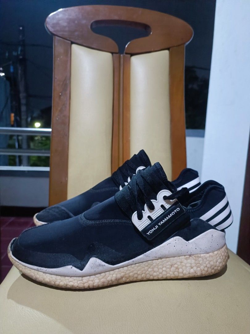 Adidas Y3 classic, Fesyen Pria, Sepatu , Sneakers di Carousell
