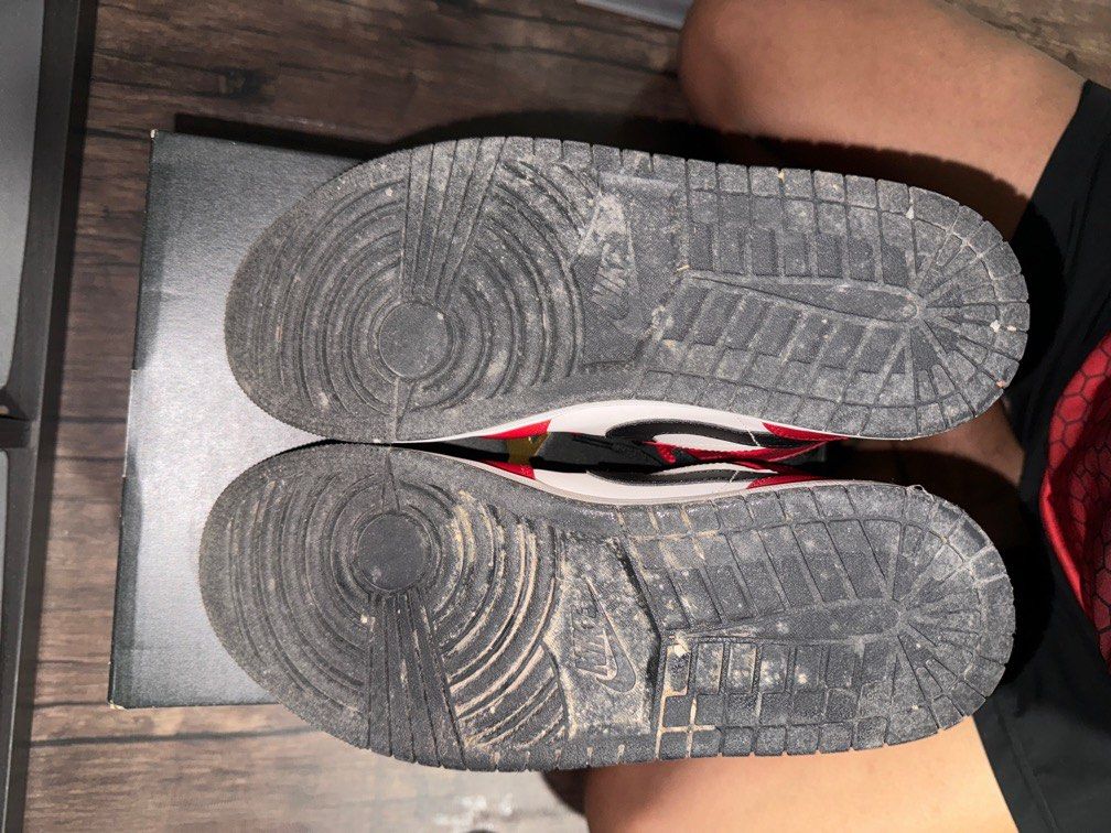 Air Jordan 1 Mid Chicago Black Toe, Men's Fashion, Footwear, Sneakers ...