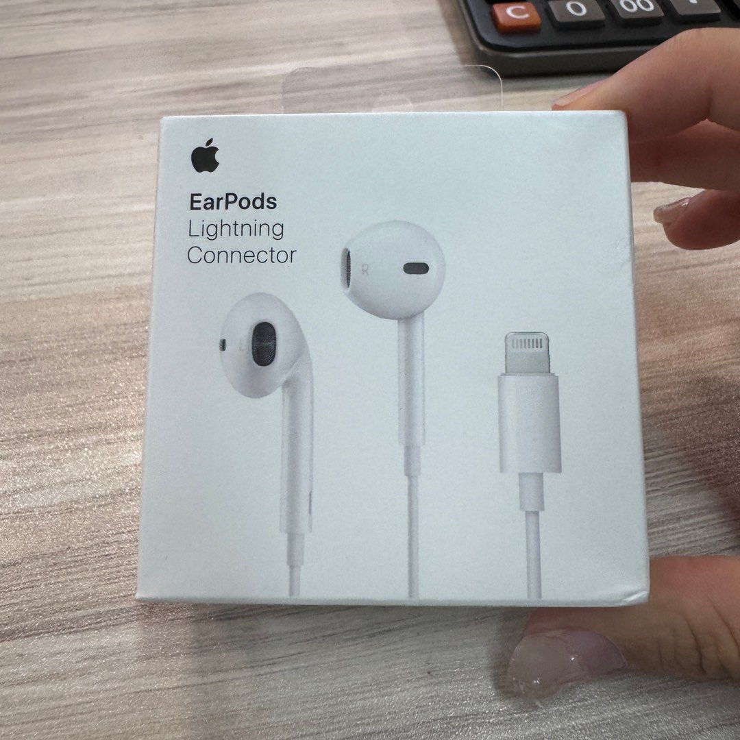 Apple Earpods Lighting Connector, Audio, Earphones on Carousell