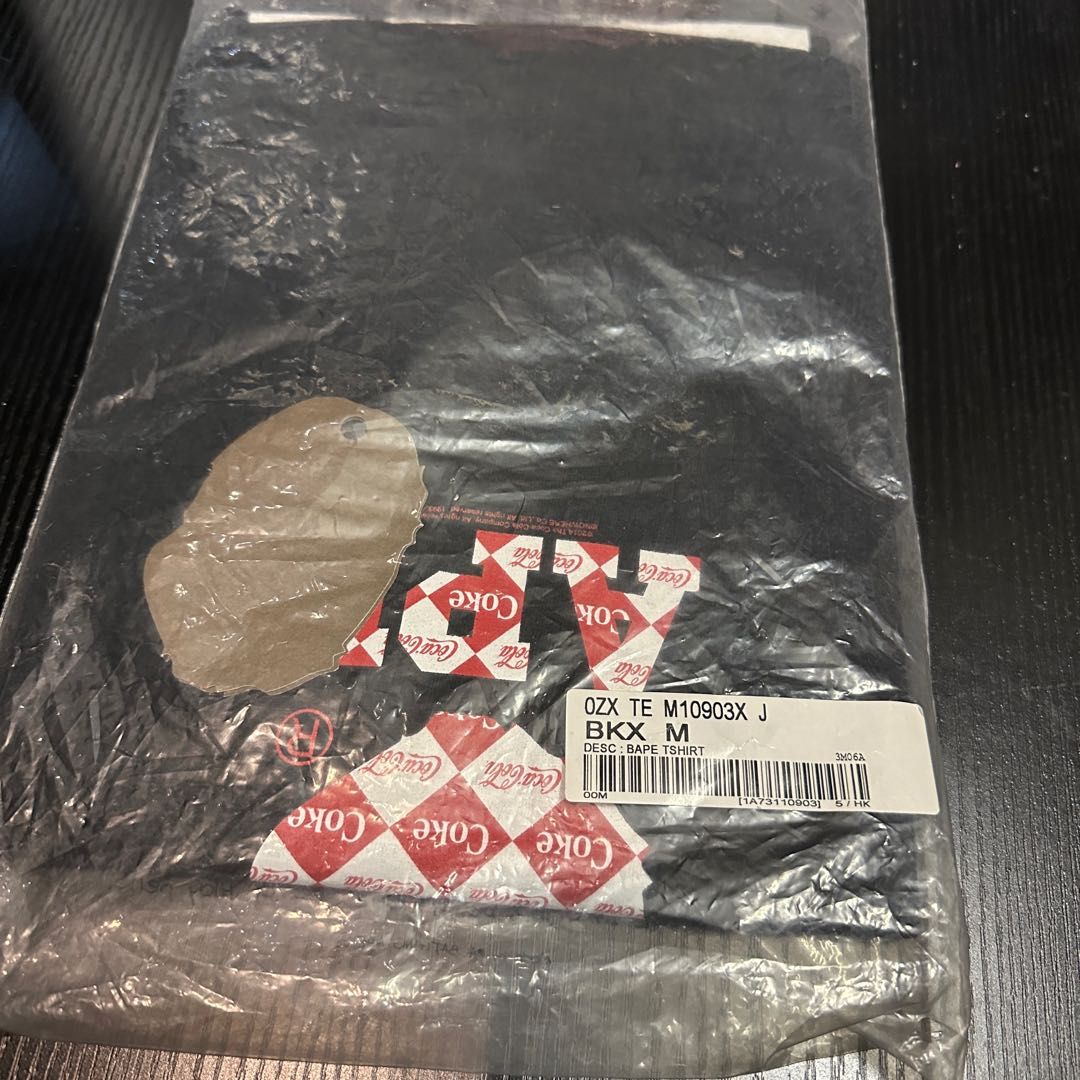 Bape Coca Cola tee coke ape Fcrb kith 可樂 M 全新 可口可樂, 男裝, 上身及套裝, T-shirt ...