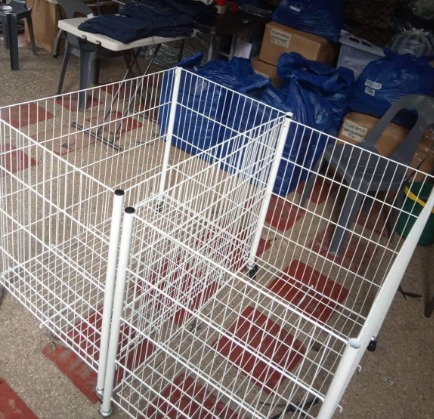 BARGAIN RACK WITH WHEELS - To San Pedro Laguna, Furniture & Home Living ...