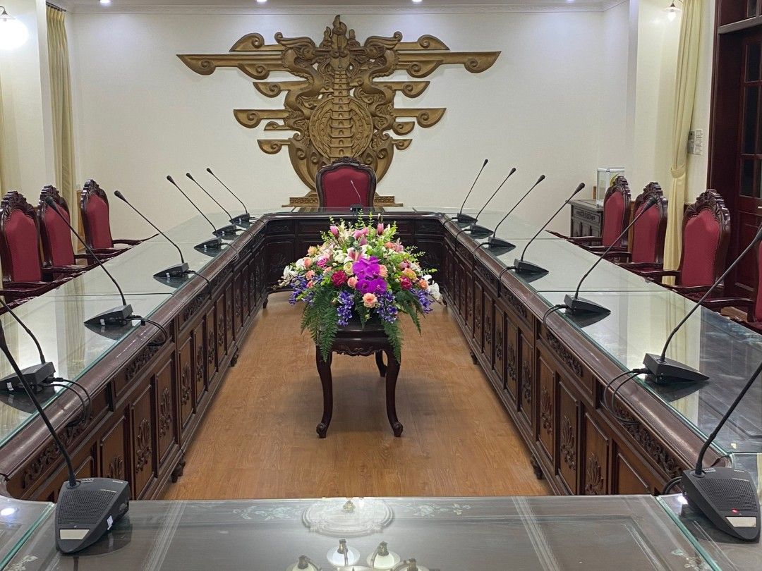 Bosch CCS 800 conference microphone, Audio, Microphones on Carousell