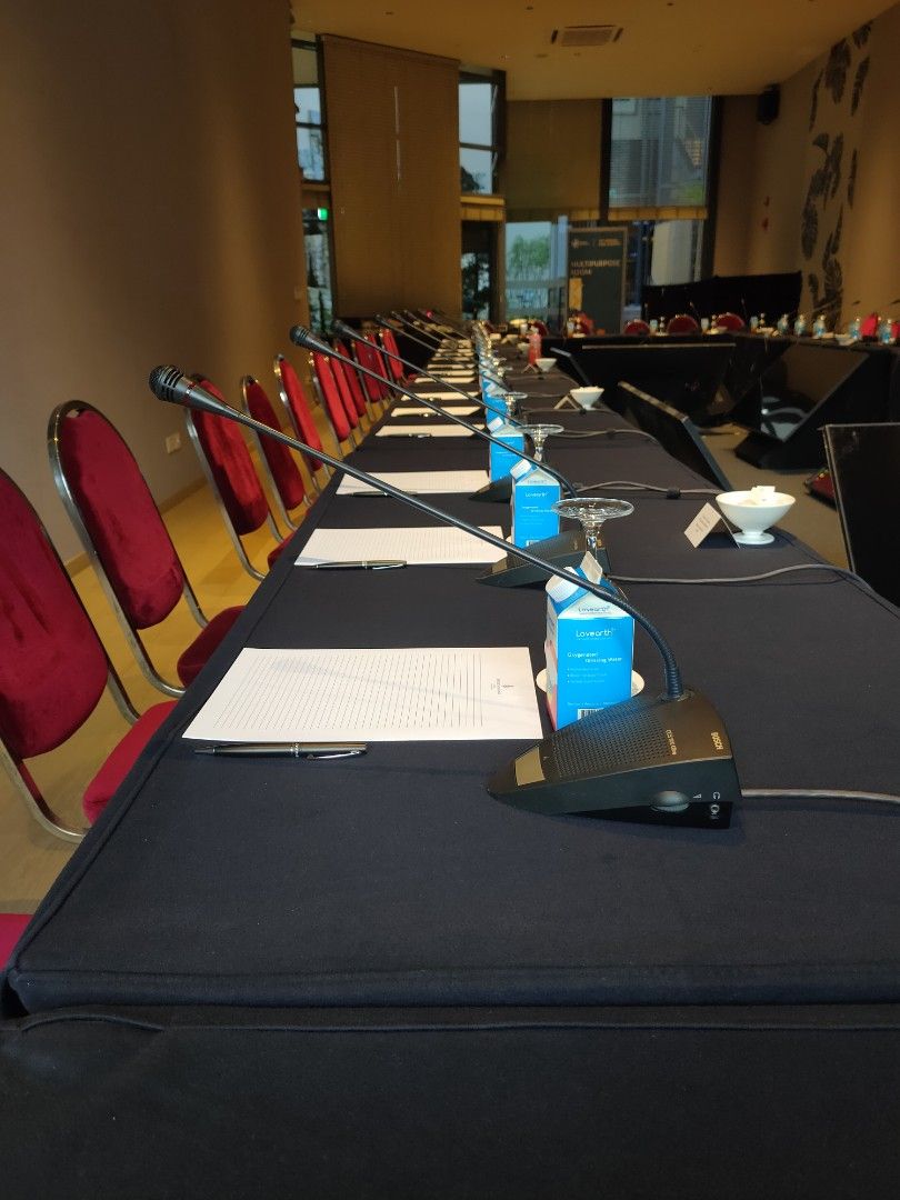 Bosch CCS 800 conference microphone, Audio, Microphones on Carousell