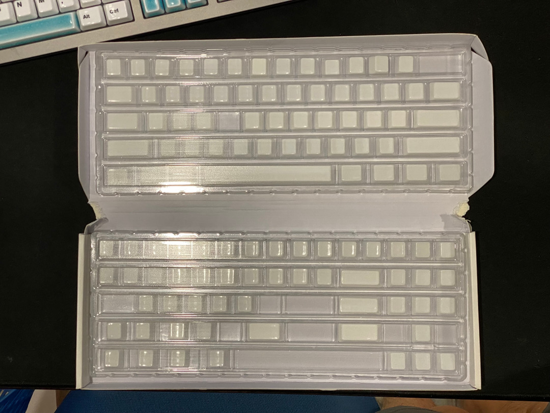 Cerakeys Ceramic Keycaps V1 Blank all white and white/teal, Computers ...