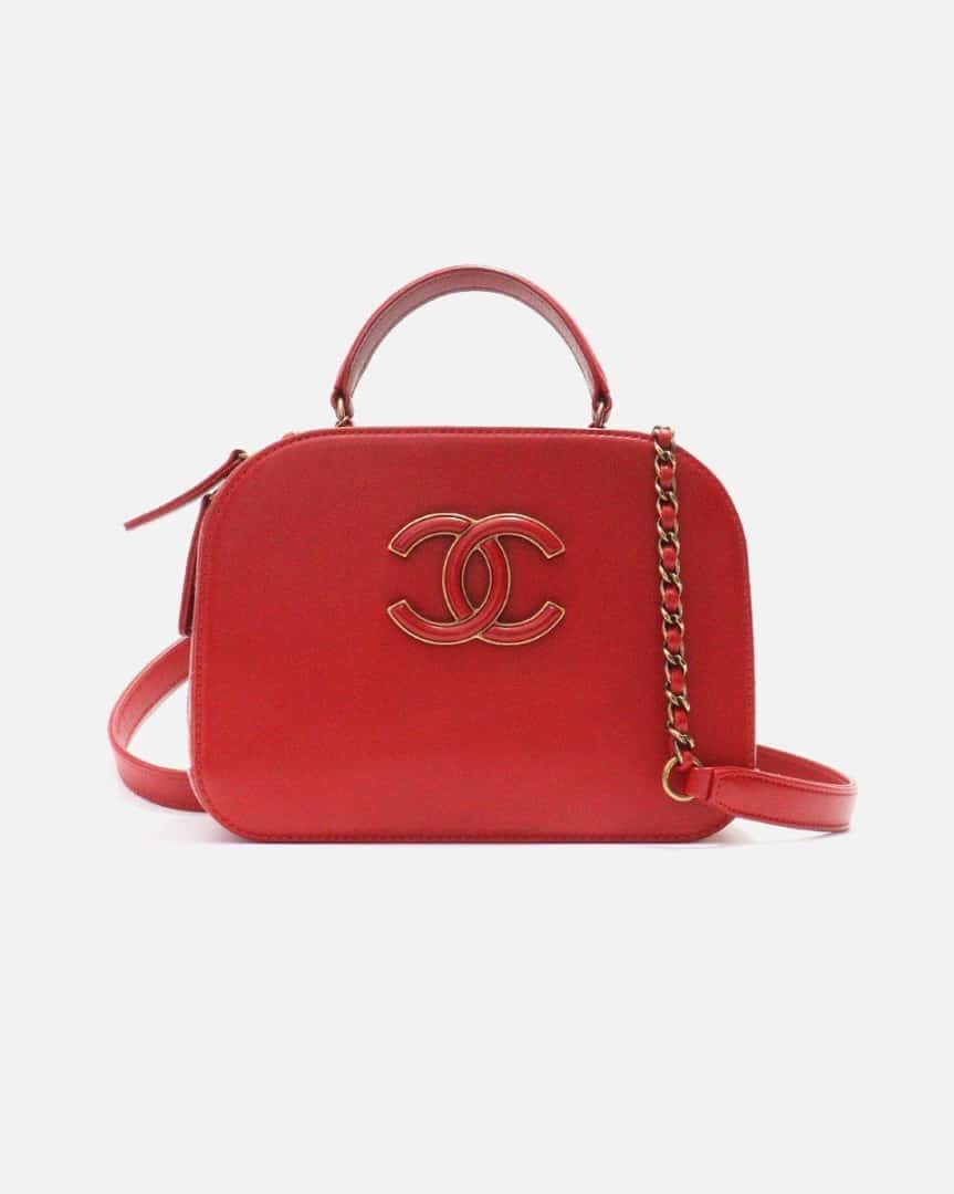 Chanel - Coco Curve Vanity Case Bag Red Dimensions : 19 x 14cm Complete ...