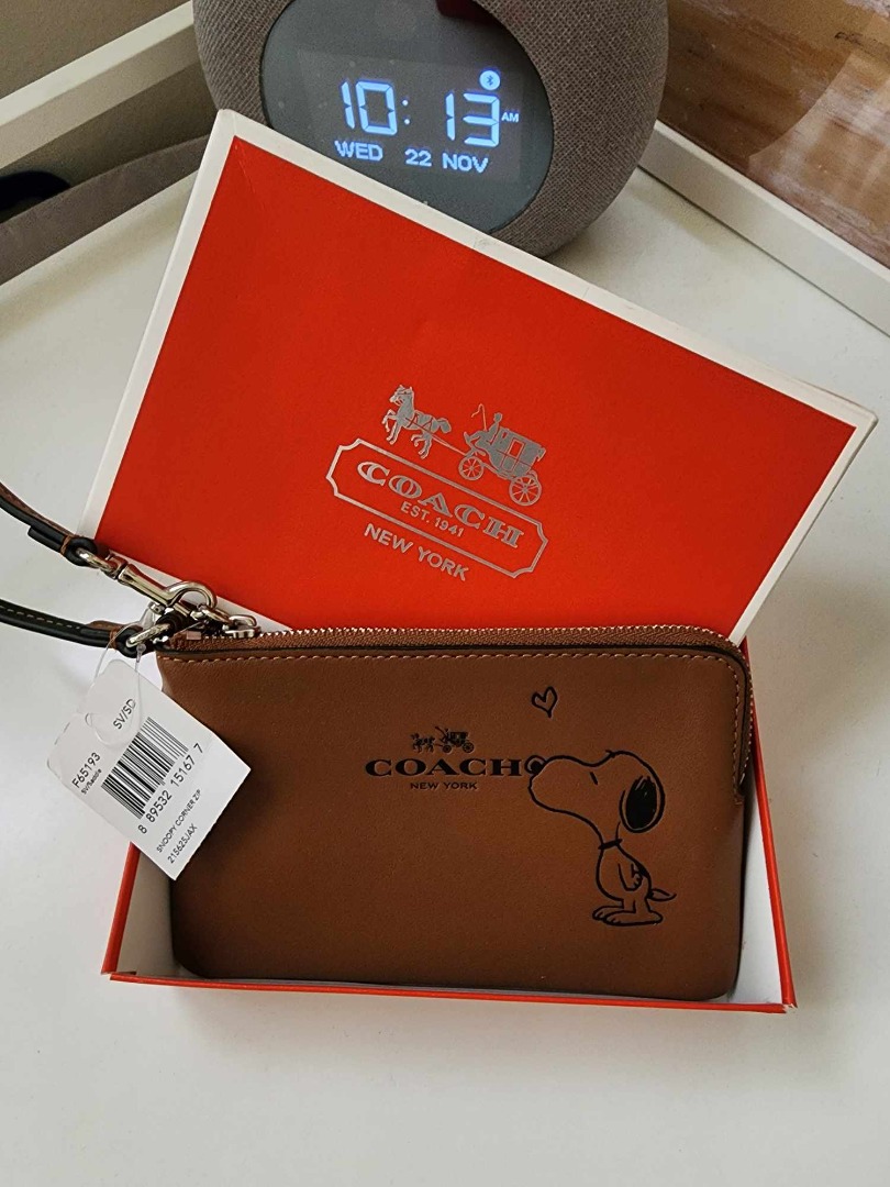 Coach "Snoopy Cornerr Zip wristlet, Women's Fashion, Bags & Wallets ...