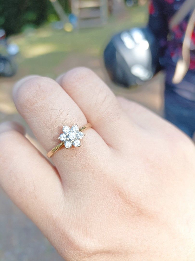 Diamond Ring Rositas 18k Size 7, Women's Fashion, Jewelry & Organizers ...