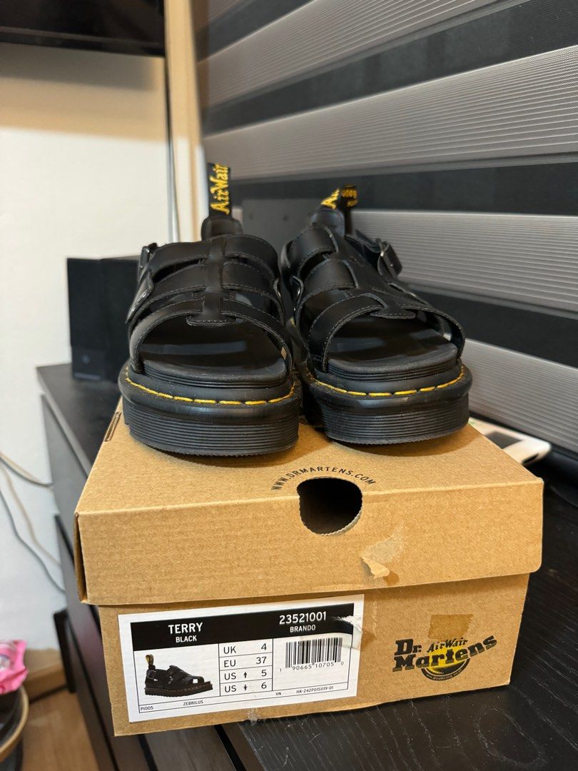 Dr Martens Terry Sandals, Women's Fashion, Footwear, Sandals on Carousell