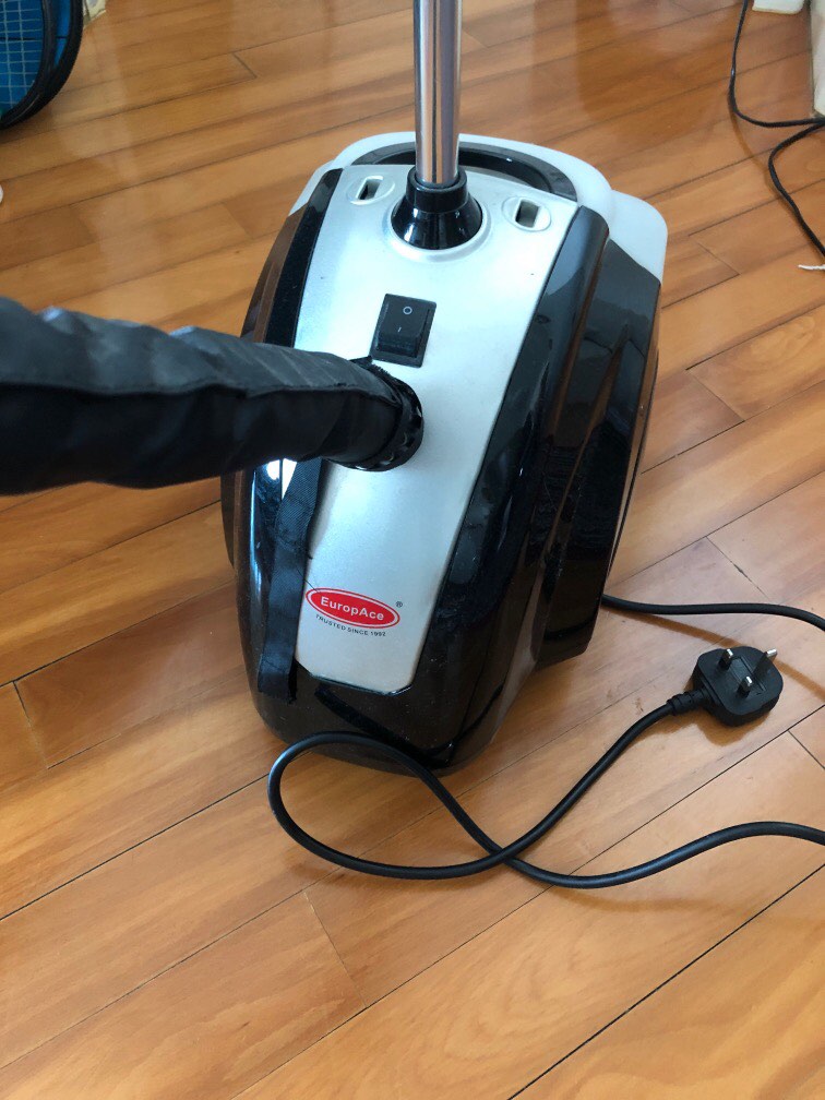 EuropAce steamer, 家庭電器, 熨斗及掛熨機 - Carousell