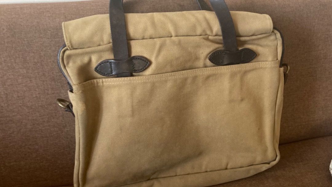 RUSH - Filson, Men's Fashion, Bags, Briefcases on Carousell