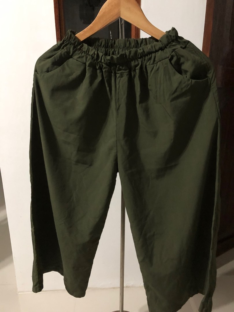 Green Square pants, Women's Fashion, Bottoms, Other Bottoms on Carousell