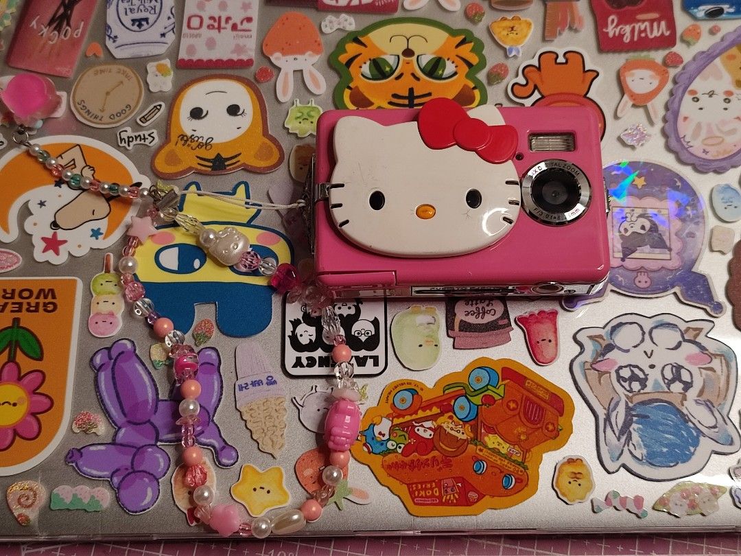 Hello Kitty Sanrio Digital Camera, Photography, Cameras on Carousell
