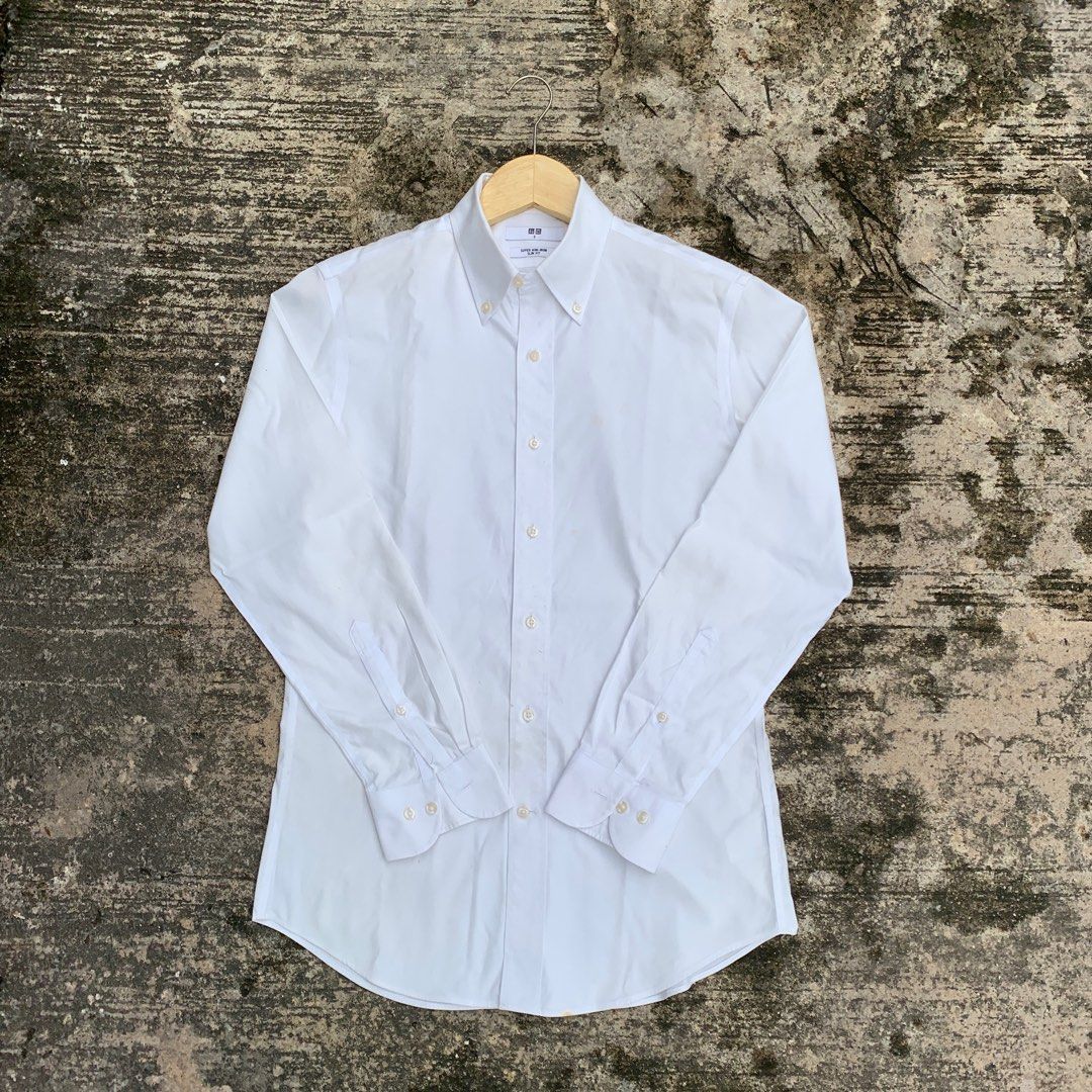Kemeja Putih Uniqlo, Fesyen Pria, Pakaian , Atasan di Carousell Kemeja Putih Uniqlo, Fesyen Pria, Pakaian , Atasan di Carousell