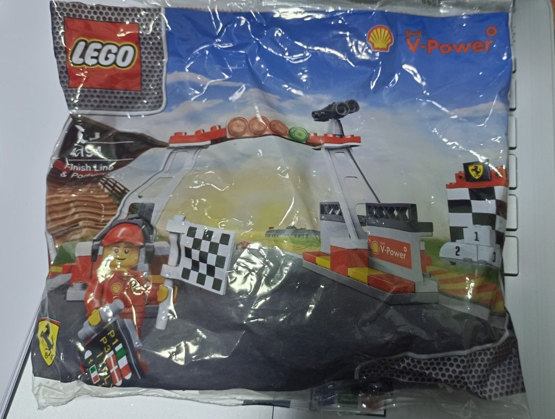 LEGO Finish Line & Podium Set 40194, Hobbies & Toys, Collectibles ...