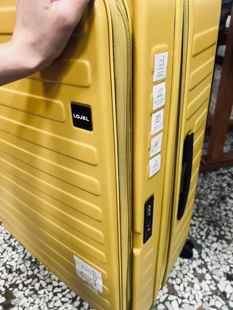 保留中 二手LOJEL行李箱30吋 芥末黃, 書籍、休閒與玩具, 旅遊相關用品, 行李箱在旋轉拍賣