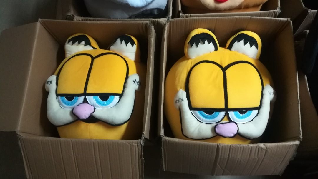 Mickey Mouse and Garfield Adult Mascot Costume For Party, Hobbies ...