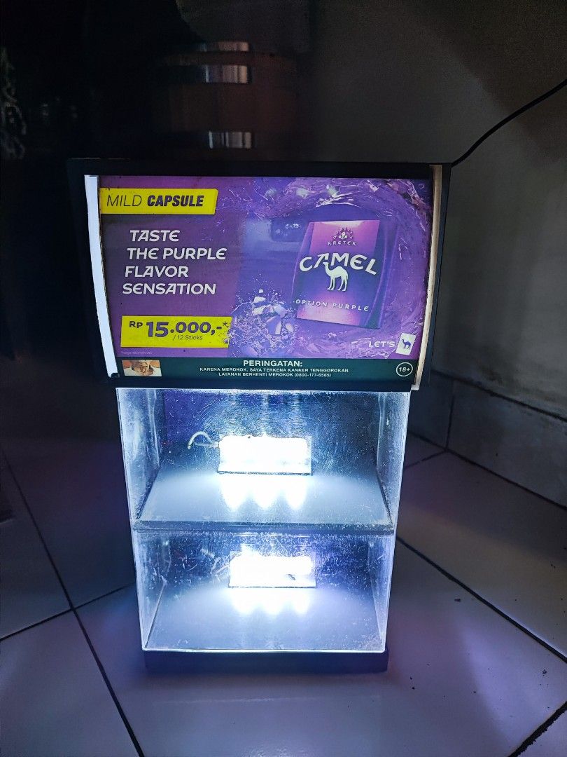 Neon Box Display Original Etalase Rokoq Camel, Antik, Pajangan di Carousell