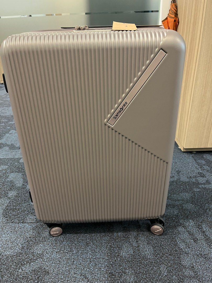 New Samsonite Zeltus 69cm Spinner Luggage (Expandable), Hobbies & Toys ...