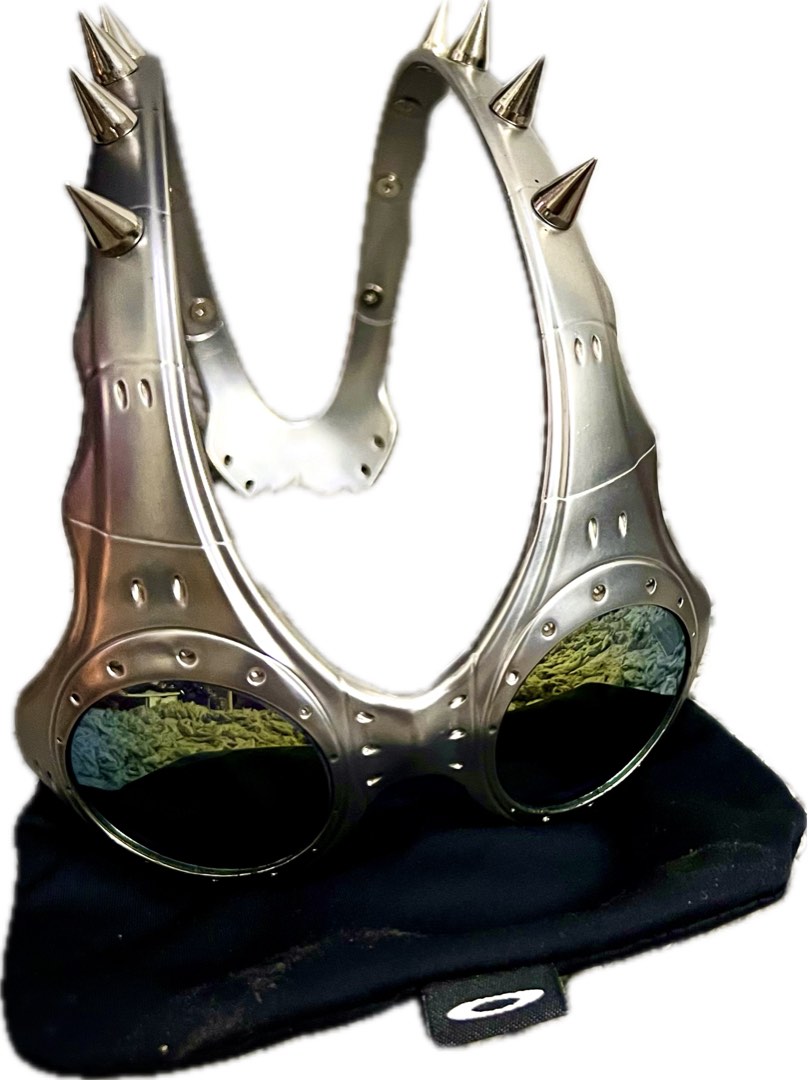 Oakley OTT Custom with spikes emerald lens, Men's Fashion, Watches ...
