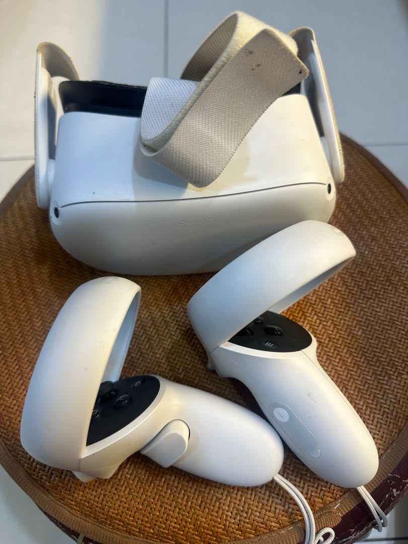Oculus Quest 2, Video Gaming, Video Game Consoles, Others on Carousell