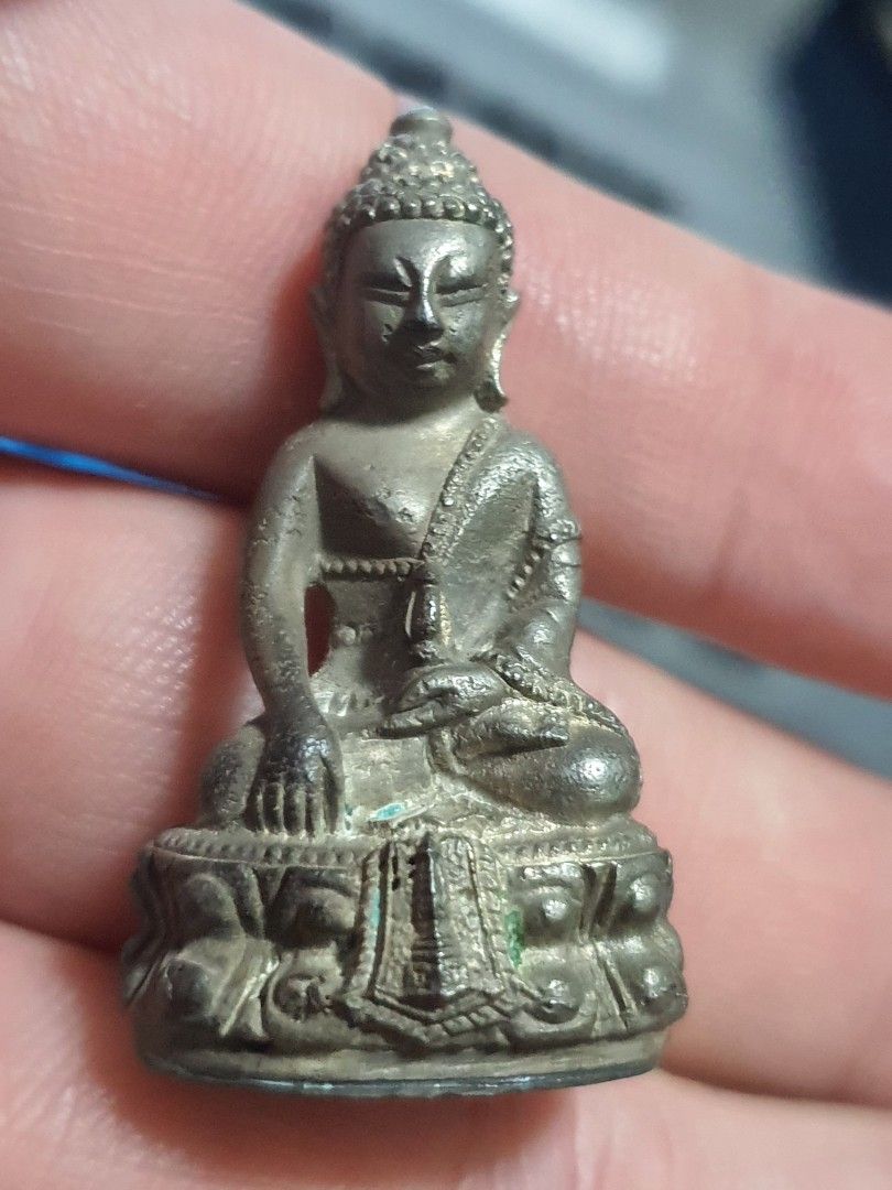 Phra Kring Phra Chaiwat, Hobbies & Toys, Religious Items on Carousell