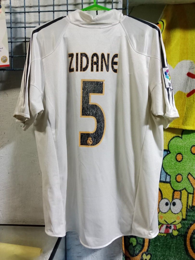 Real Madrid 2004/05 Home Kit x Zidane, Men's Fashion, Tops & Sets ...