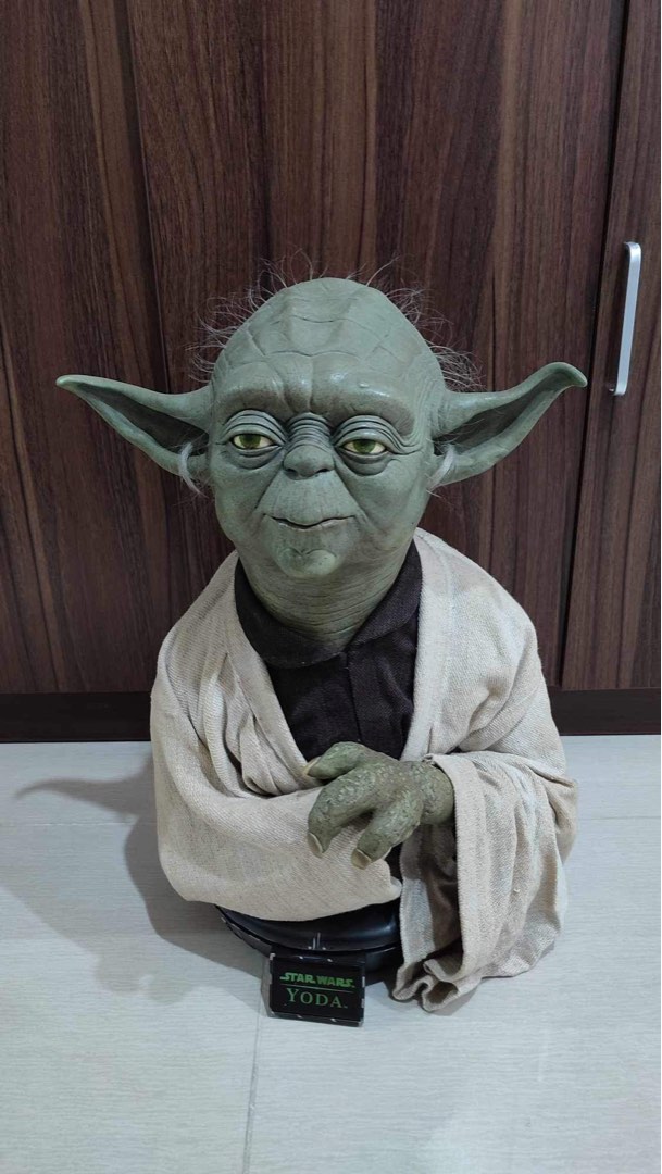 Sideshow Collectibles 1:1 Scale Bust Yoda Life size Bust, Hobbies ...