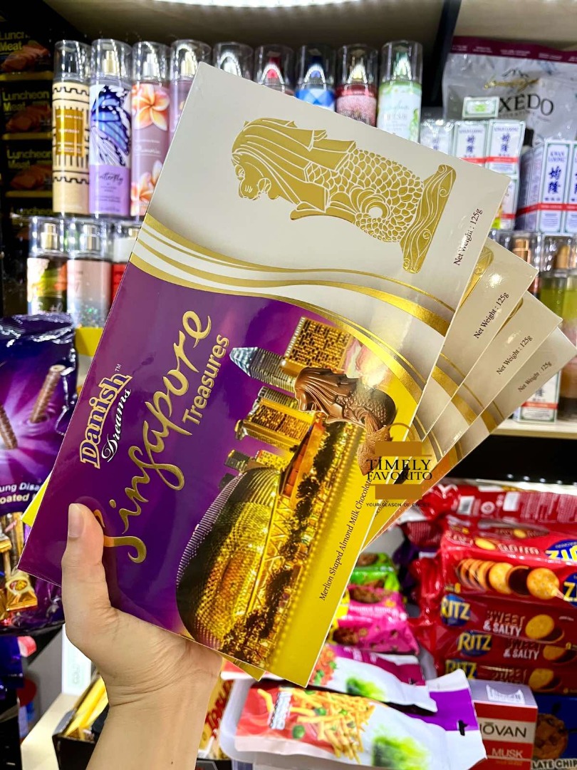 Singapore Merlion Shaped Chocolates Souvenir Gift, 125g, Food & Drinks ...