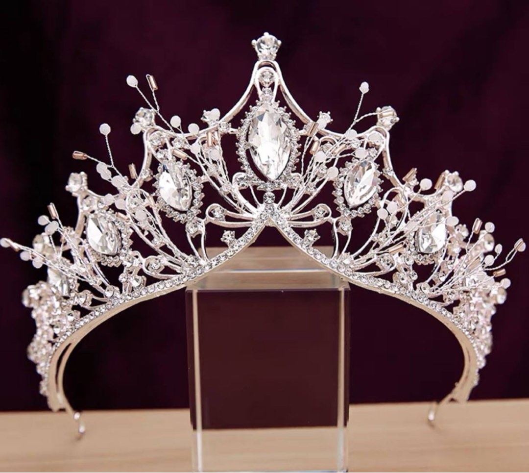 Tiara, Women's Fashion, Watches & Accessories, Hair Accessories on ... Tiara, Women's Fashion, Watches & Accessories, Hair Accessories on ...
