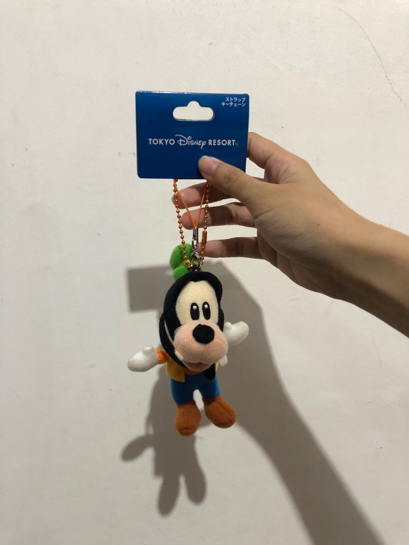Tokyo Disney Resort Goofy Strap Keychain, Hobbies & Toys, Memorabilia & Collectibles, Fan ...